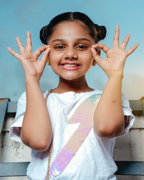 நடிகர் கொட்டாச்சியின் குட்டிப் பொண்ணு மானஸ்வியின் க்யூட் பிக்ஸ்! | Baby ...