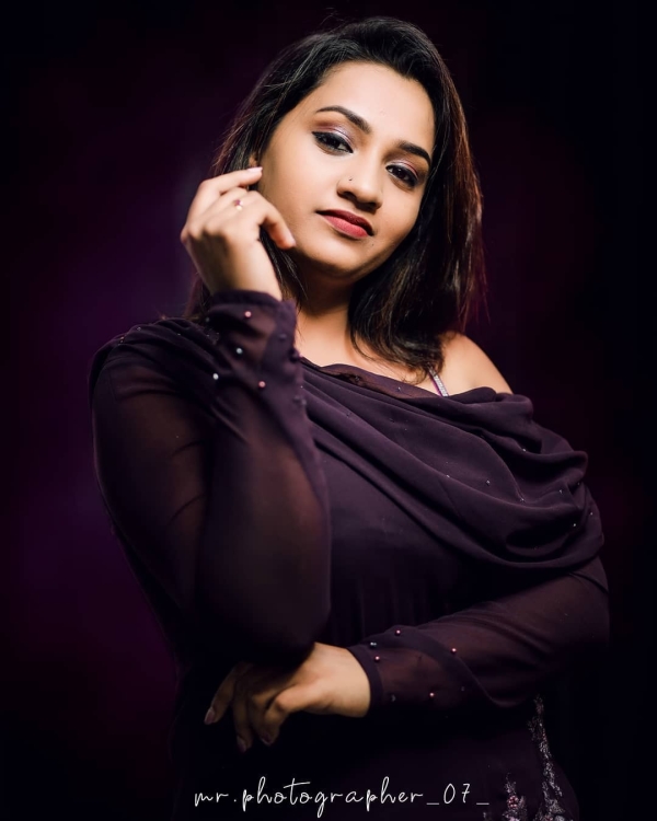 Kasthooriman Serial Fame Pratheeksha G Pradeep In Glamorous Look ...