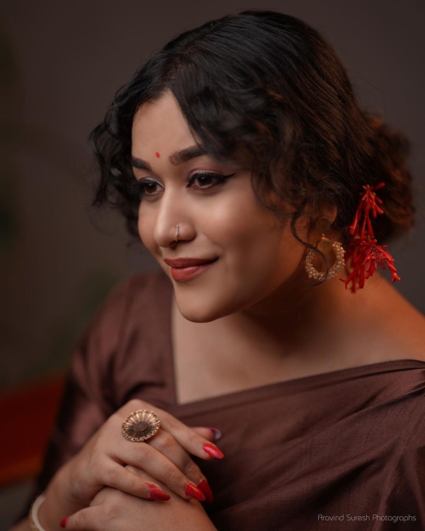 Malik Fame Parvathy R Krishna In Stylish Look | പ്രസവശേഷം അതീവ ...