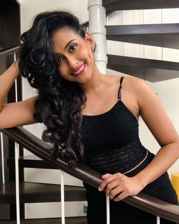 Nitya Naresh Photos: Latest HD Images, Pictures, Stills & Pics - FilmiBeat
