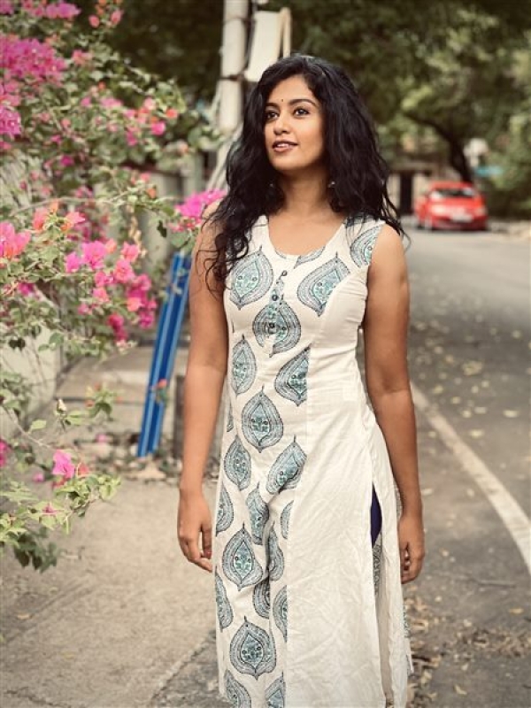 Roshini Haripriyan Photos: Latest HD Images, Pictures, Stills & Pics ...