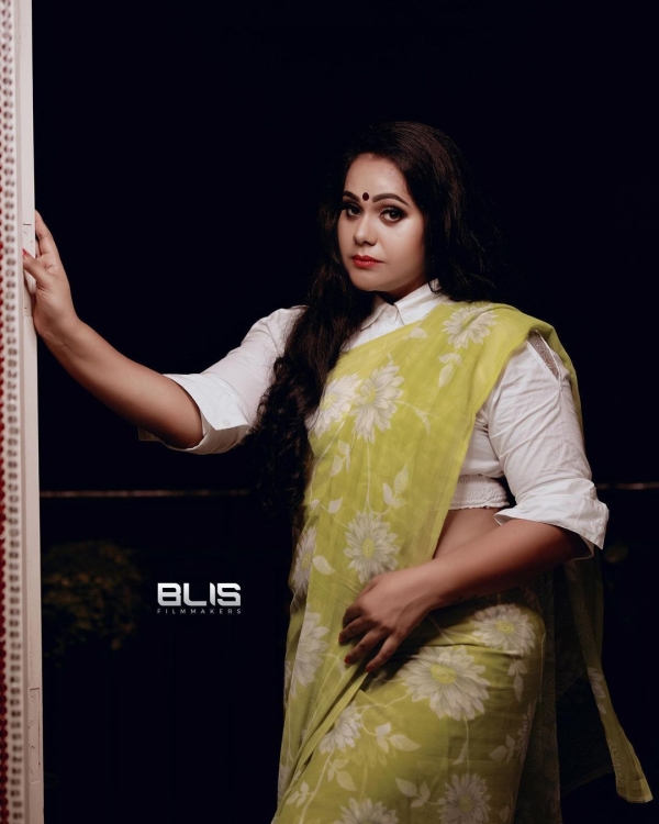 Serial Actress Rekha Ratheesh Stylish Stills Goes Viral | നടി രേഖ ...