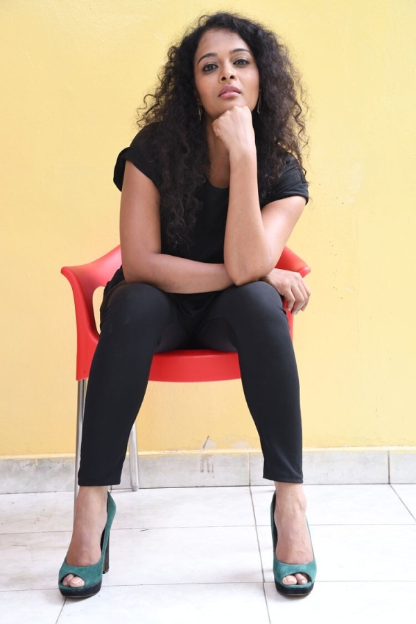 Soniya Photos: Latest HD Images, Pictures, Stills & Pics - FilmiBeat