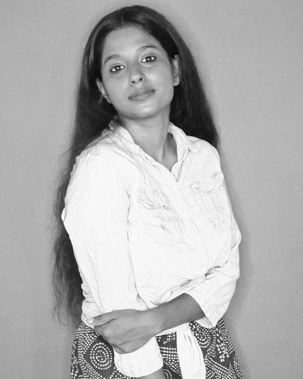 அட நம்ம சுந்தரி கேபியா இது.. எப்படியெல்லாம் போஸ் கொடுத்துருக்காங்க ...