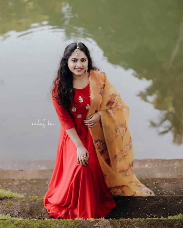 Television Actress Ankhitha Vinod New Stylish Look Goes Viral | പാടാത്ത ...