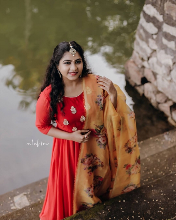 Television Actress Ankhitha Vinod New Stylish Look Goes Viral | പാടാത്ത ...