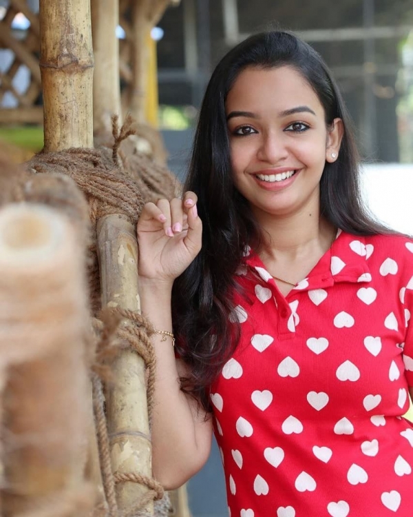 TV Actress Alice Christy Gomez Cute Clicks | മിനിസ്ക്രീന്‍ പ്രേക്ഷകരുടെ ...