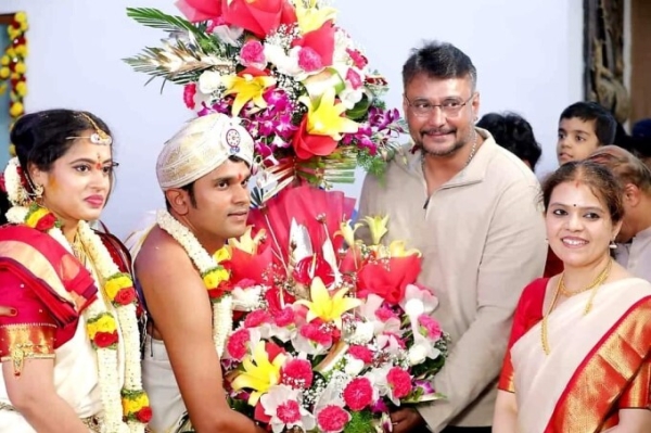 ಗಾಯಕ ಹೇಮಂತ್‌ ಮದುವೆಗೆ ಶುಭಕೋರಿದ ಸ್ಯಾಂಡಲ್‌ವುಡ್ ಸ್ಟಾರ್ಸ್ | Kannada singer ...
