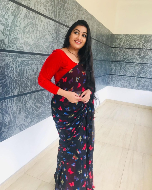 Actress Manve Surendran Stunning Clicks | അതീവ സുന്ദരിയായി സീരിയൽ നടി ...