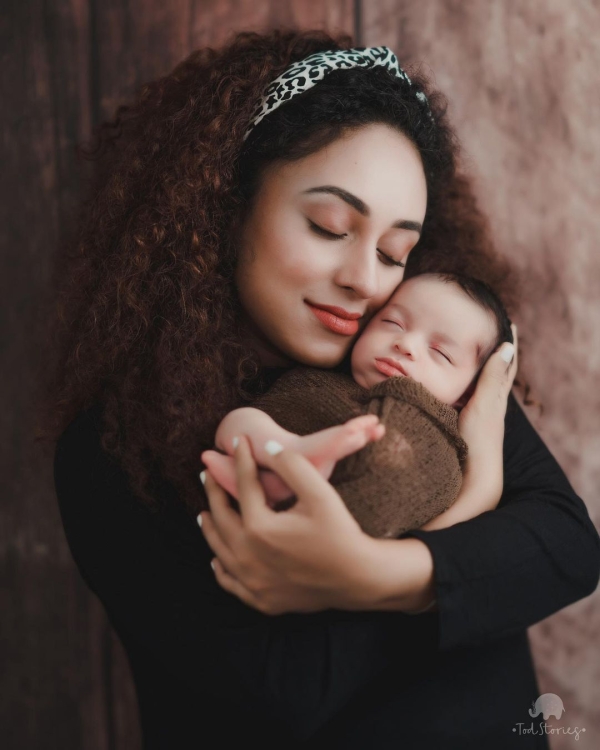 Actress Pearle Maaney and her Baby Nila Viral Stills | പേളിയും കുഞ്ഞും ...