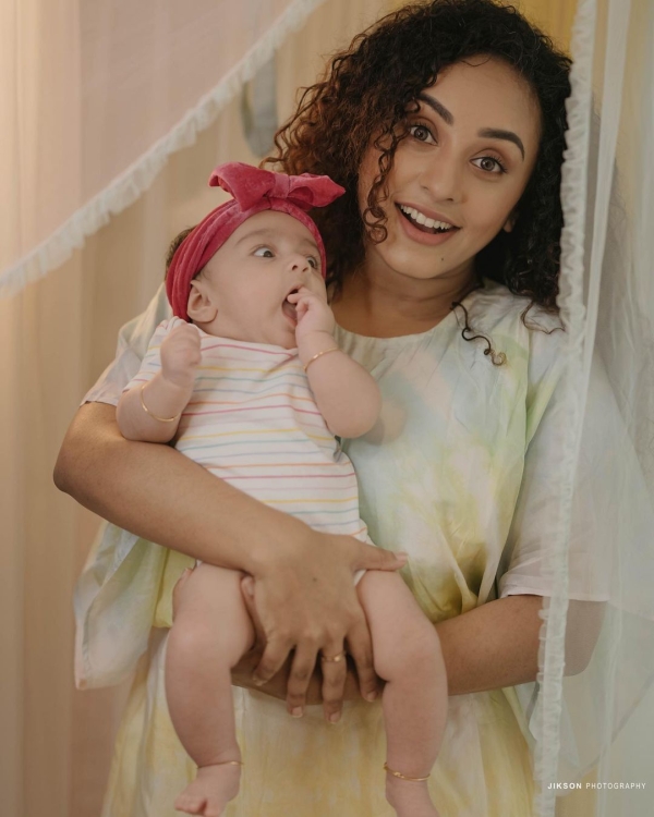 Actress Pearle Maaney and her Baby Nila Viral Stills | പേളിയും കുഞ്ഞും ...