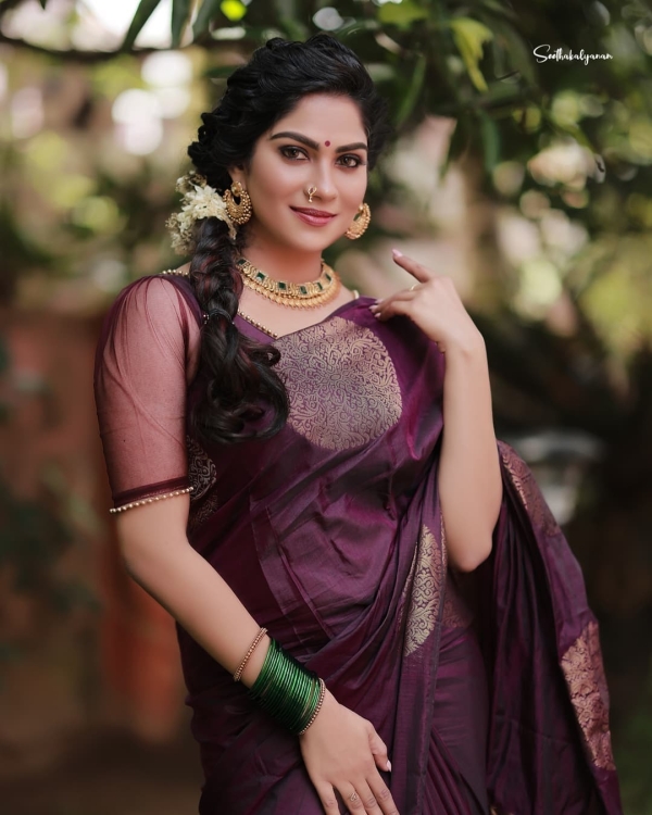 Malayalam Actress Swasika Saree Stills | സാരിയിൽ സാസ്വിക കൂടുത ...