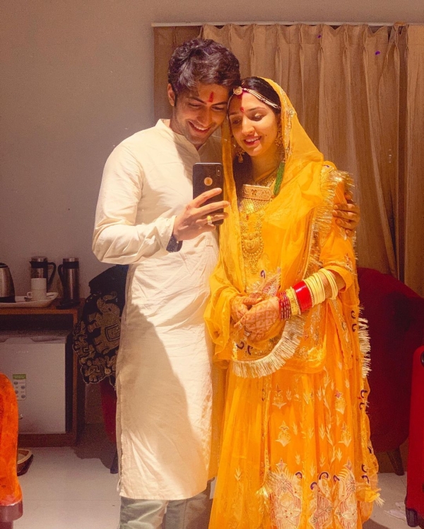 Pandya Store Fame Akshay Kharodia And His Wife Divya Punetha’s Pictures ...