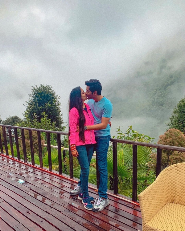 Pandya Store Fame Akshay Kharodia And His Wife Divya Punetha’s Pictures ...