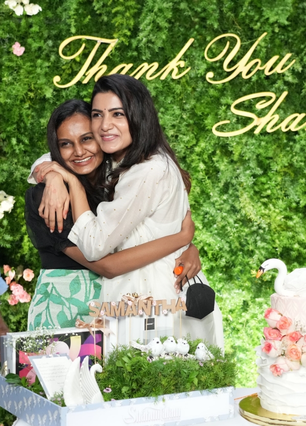 Samantha Akkineni శాకుంతలం సెట్లో ఎమోషనల్ చివరి రోజున ఘనంగా వీడ్కోలు