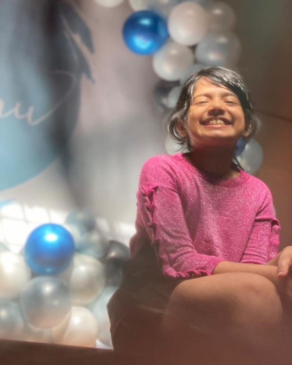 Singer Amrutha Suresh Birthday Celebration Stills Goes Viral On ...