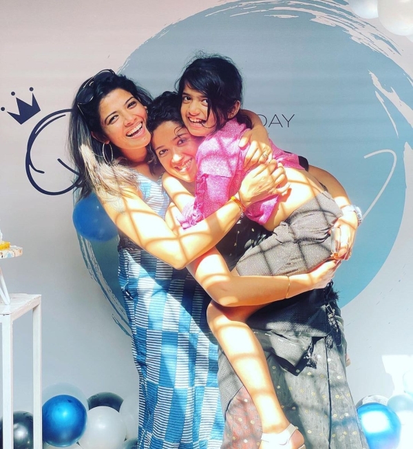 Singer Amrutha Suresh Birthday Celebration Stills Goes Viral On ...