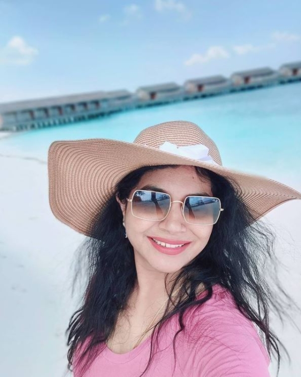 సింగర్ సునీత పర్సనల్ ఫొటోలు: హీరోయిన్లకు ఏమాత్రం తగ్గకుండా.. ఆమెను ...