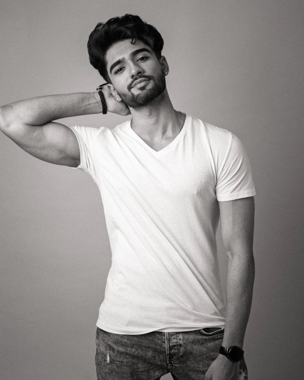 Zeeshan Khan Photos [HD]: Latest Images, Pictures, Stills of Zeeshan ...