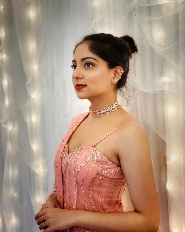 Actress Ishaani Krishna Stylish Stills Makes Wava in Instagram ...