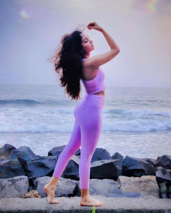 Actress Ishaani Krishna Stylish Stills Makes Wava in Instagram ...