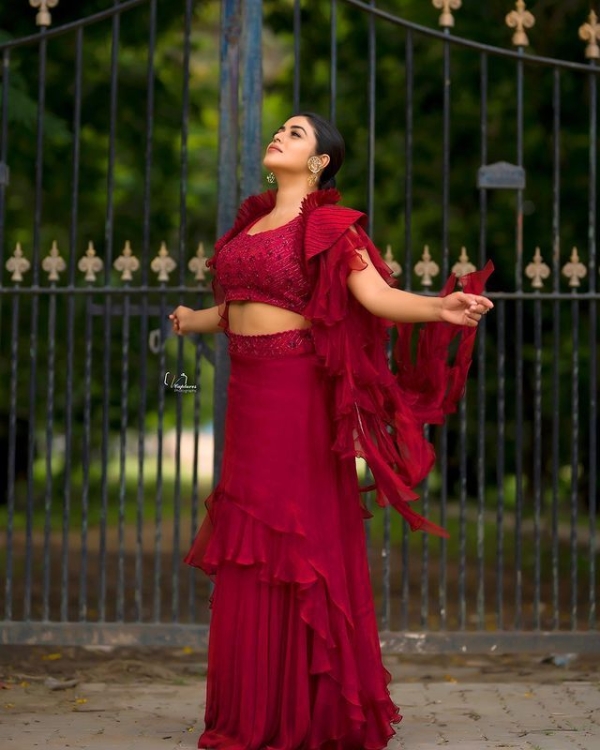 வாவ்...மெய் மறக்க வைக்கும் அழகில் பூர்ணா...க்யூட் ஃபோட்டோஸ் | Actress ...