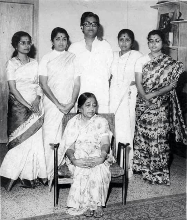 Asha Bhosle Birthday Special: These Rare Photos Of The Singer Are Pure ...
