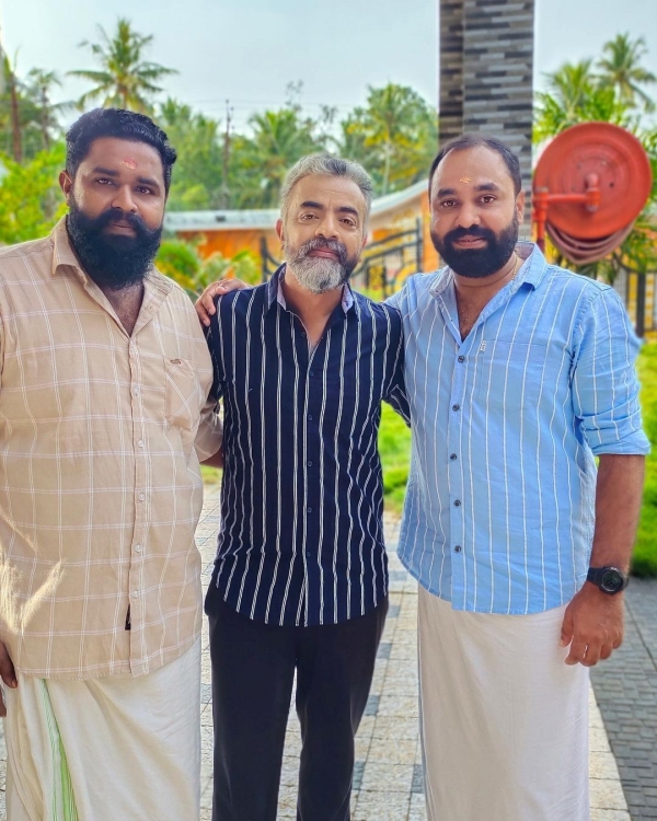 kk menon's mounaragam 2 serial location pictures goes viral | കുടുംബവിളക്കിലെ സിദ്ധാര്‍ത്ഥിന്‌റെ ...
