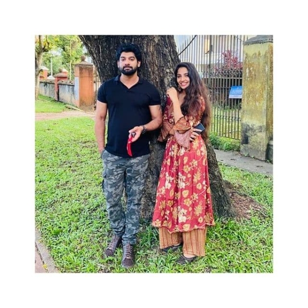 koodevide fame bipin jose And Ansitha Latest photoshoot Went Viral ...