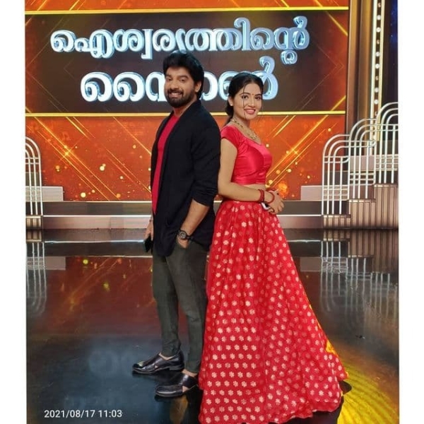 koodevide fame bipin jose And Ansitha Latest photoshoot Went Viral ...