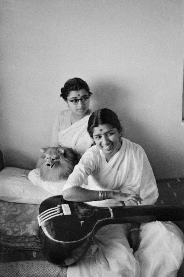 Lata Mangeshkar Birthday Special: Her Vintage Photos Which Are Timeless