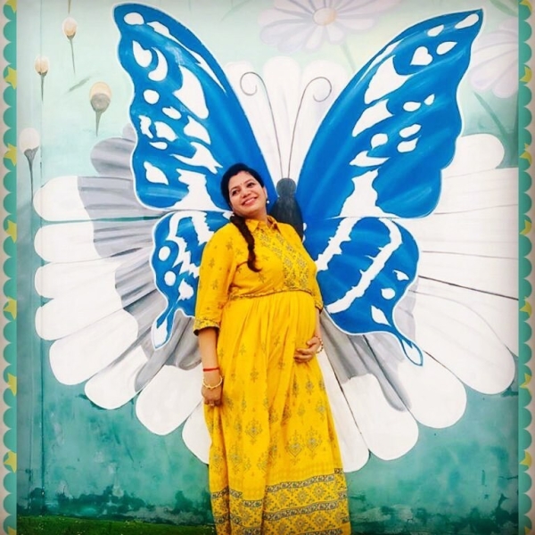 Bigg Boss Telugu Contestant Natraj Master భార్య నీతూ సీమంతం ఫోటోలు ...