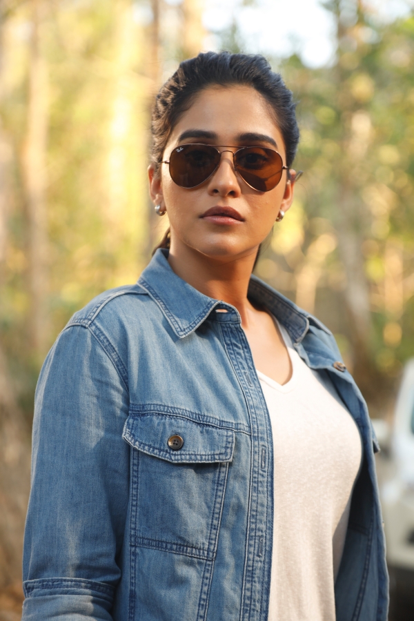 Regina Cassandra starrer “Nene Naa” Trailer Unveiled Photos - FilmiBeat