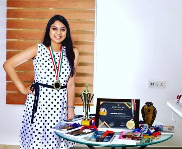 Anshumalika: రోజా కూతురు పర్సనల్ ఫొటోలు.. హీరోయిన్లకు ఏమాత్రం తీసిపోని ...