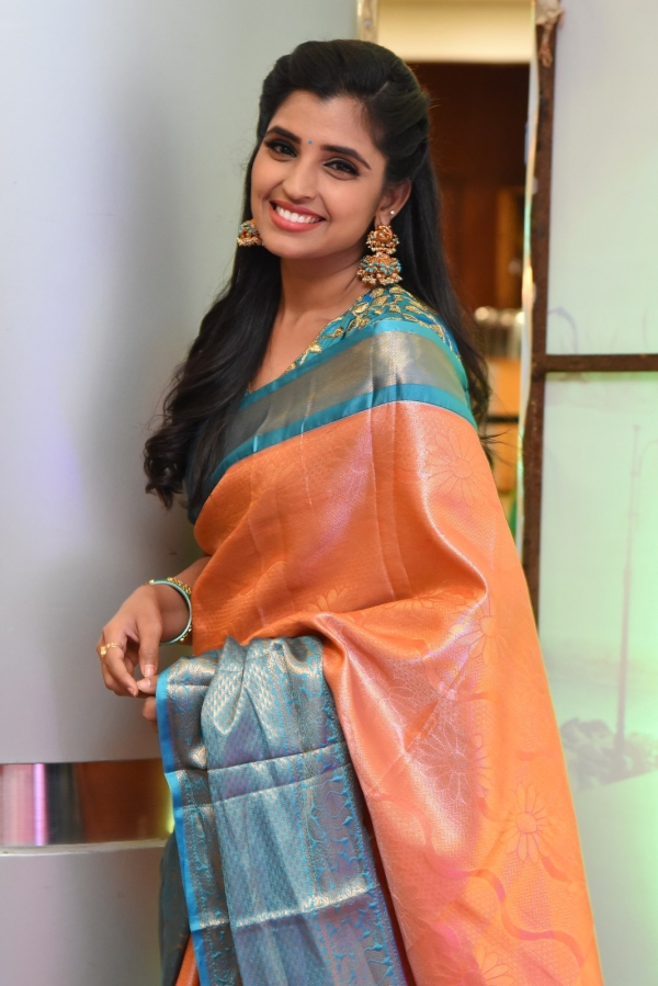 Syamala Photos: Latest HD Images, Pictures, Stills & Pics - FilmiBeat