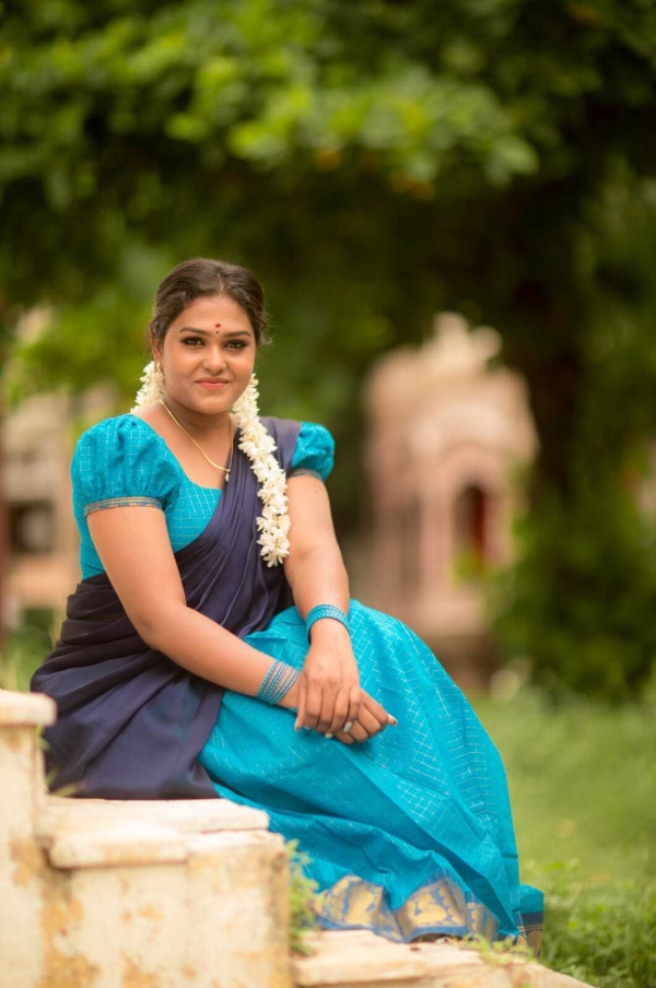 பாவாடை தாவணியில் விஜே அகல்யா... நியூ போட்டோஷூட்! | VJ Akalya Venkatesan ...