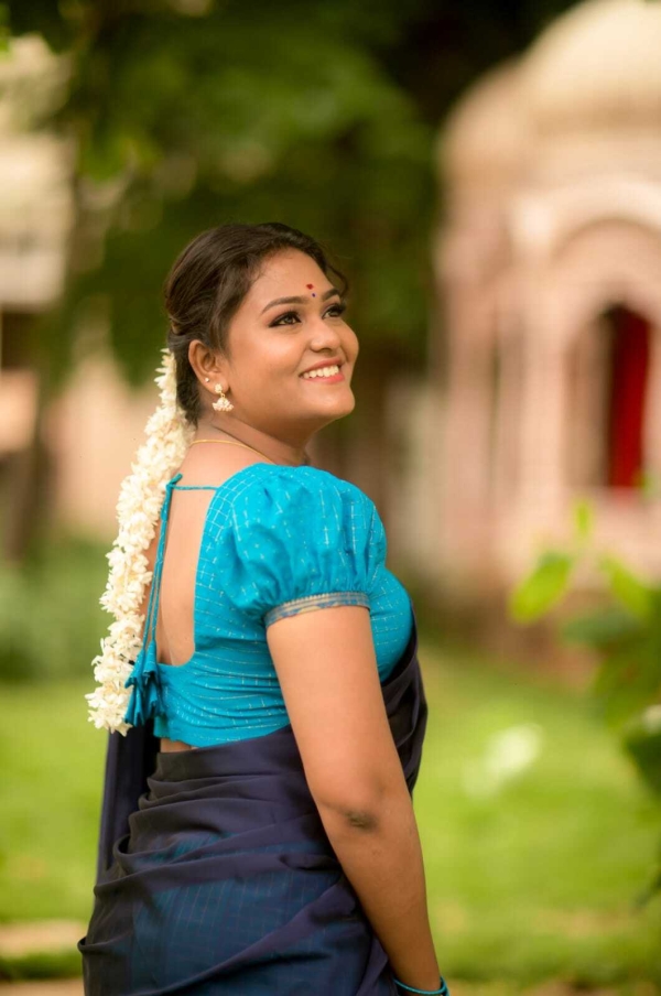 பாவாடை தாவணியில் விஜே அகல்யா... நியூ போட்டோஷூட்! | VJ Akalya Venkatesan ...