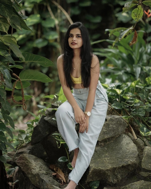 Young South Indian Actress Gopika Ramesh New Stylish Clicks | വീണ്ടും ...