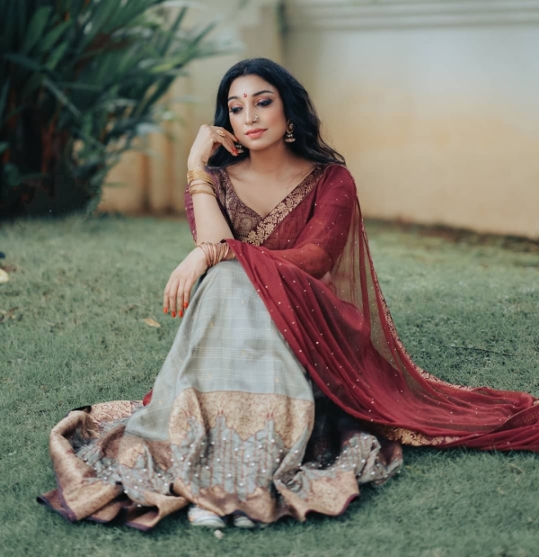 Bigg Boss Malayalam Fame Rithu Manthra New Dhavani Look Goes Viral ...