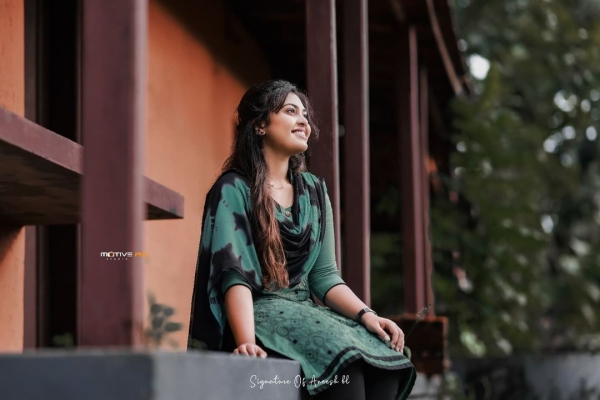 Cute TV Actress Mridula Vijay Viral Images in Instagram | തുമ്പപ്പൂ ...