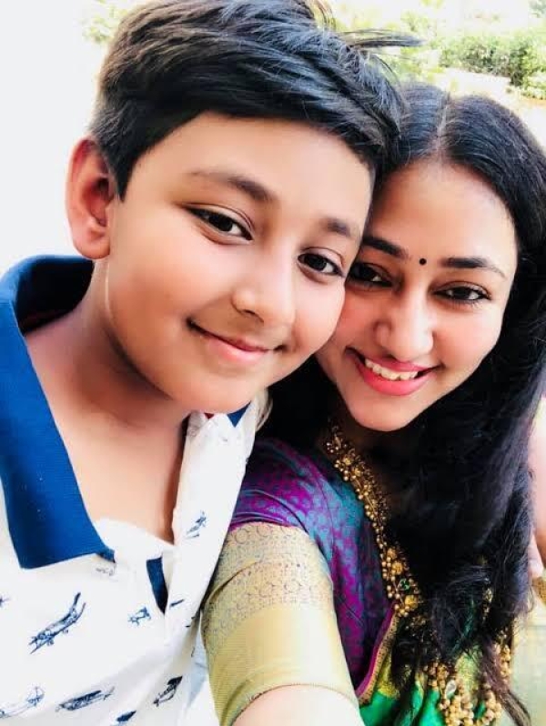 Darshan Unseen Family Photos - FilmiBeat