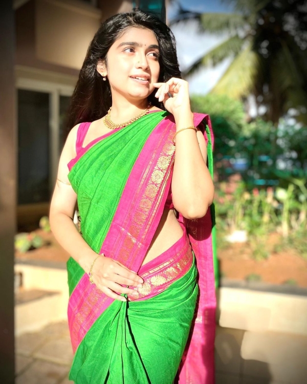 Manasa Radhakrishnan in Saree, See Actress's Stunning Vijayadashami ...