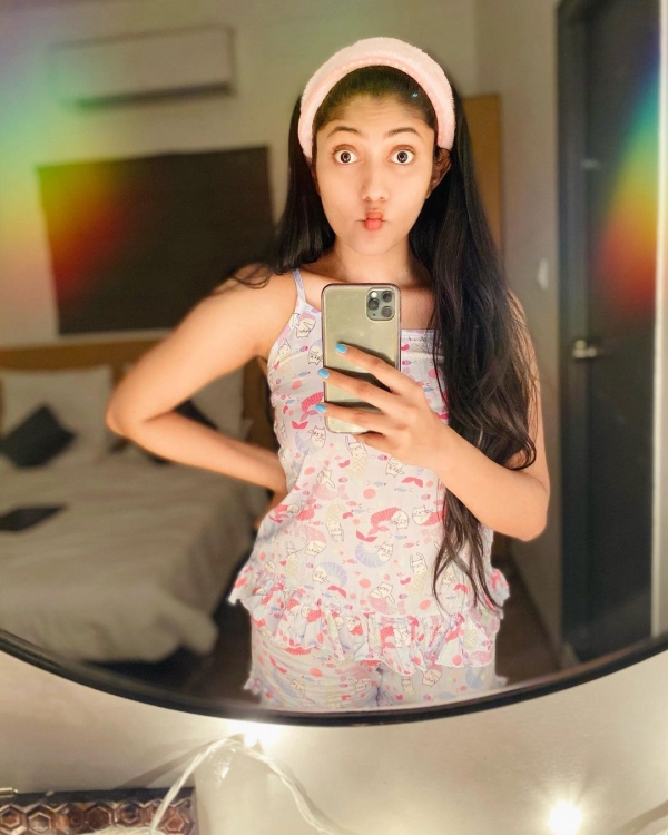 Mollywood Actress Drishya Raghunath Latest Cool Pics | സ്റ്റൈലൻ ലുക്കി ...