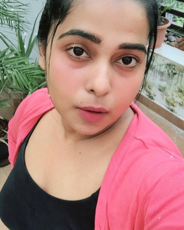 Mollywood Actress Fara Shibla Stunning Workout Pics | ഫിറ്റാണ് ഫറ, പവര് ...