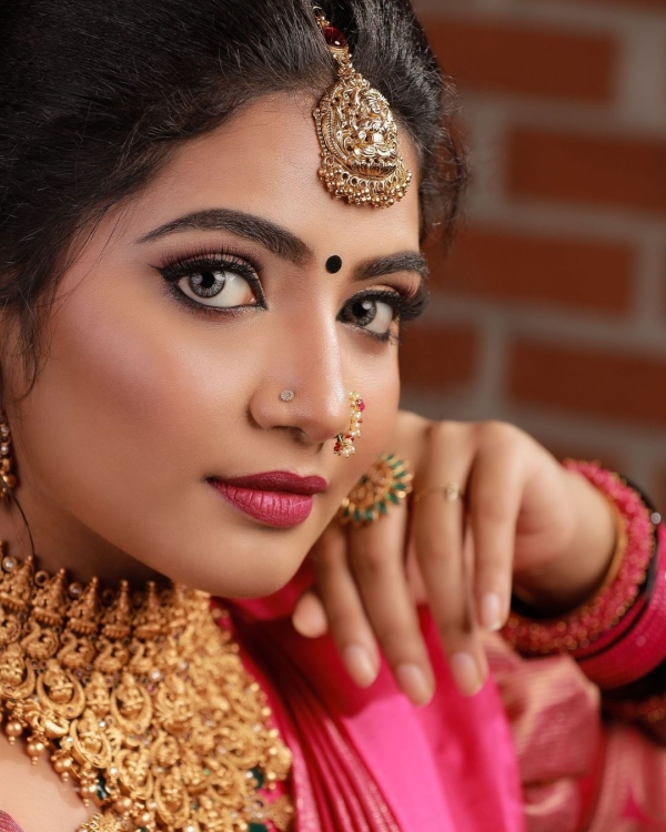 Serial Actress Anshitha Akbarsha New Stunning Bridal Look ...