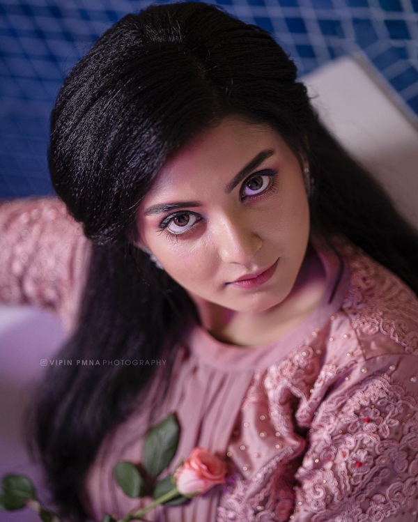 Serial Actress Snisha Chandran New Stunning Stills | എന്തൊരു മാറ്റമാണ് ...