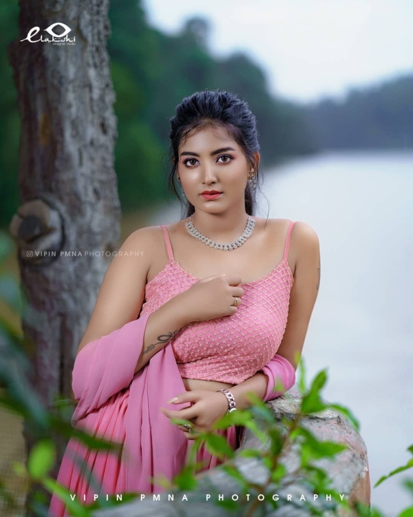 Serial Actress Snisha Chandran New Stunning Stills | എന്തൊരു മാറ്റമാണ് ...