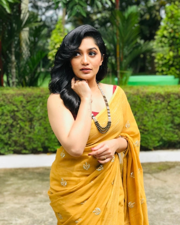 Actress Arya New Still Viral on Instagram, See Pics | സാരിയില് ...