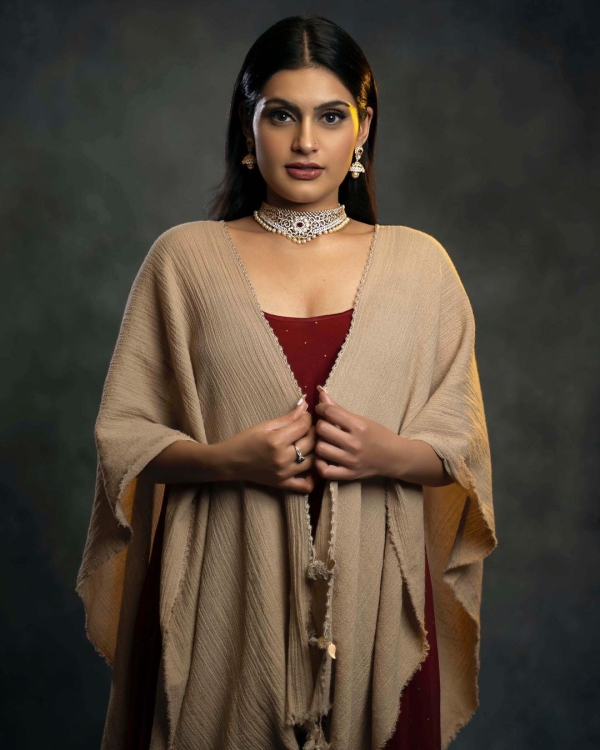 Actress Shanu Suresh Latest Pics | സിമ്പിൾ മേക്കപ്പിൽ ക്ലാസിക് ...
