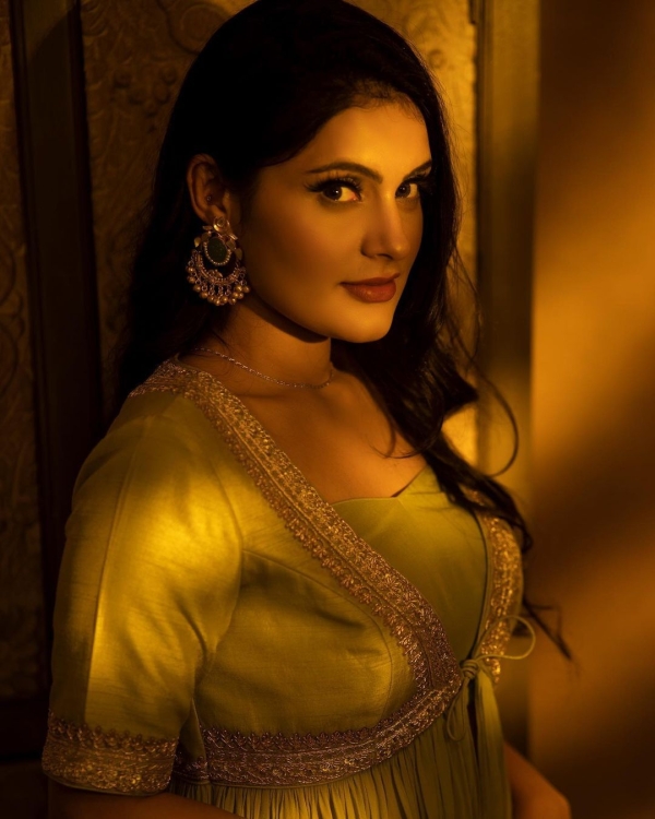 Actress Shanu Suresh Latest Pics | സിമ്പിൾ മേക്കപ്പിൽ ക്ലാസിക് ...